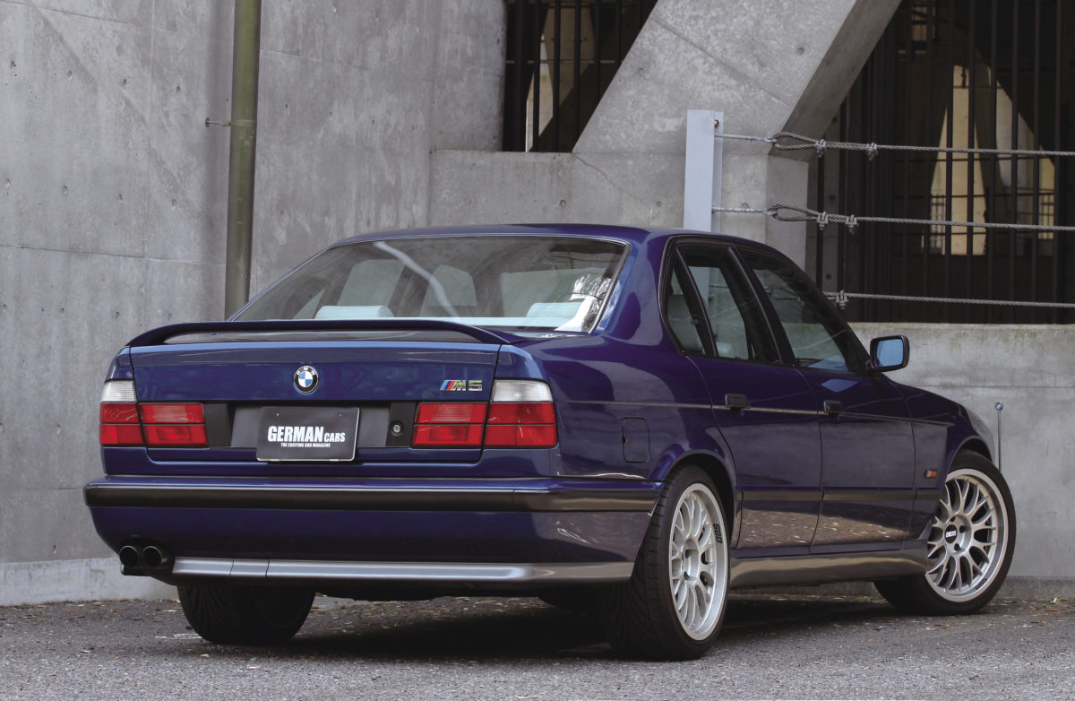 『時代を彩ったクルマ BMW M5 (E34)』職人が手作業で組み上げた絶品のストレートシックス｜German Cars（ジャーマンカーズ）