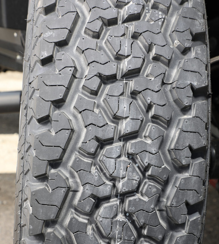 【MAXXIS】街乗り派にも強く推奨できるタイヤがMAXXISから登場「AT-980 Bravo」｜LETS GO 4WD WEB