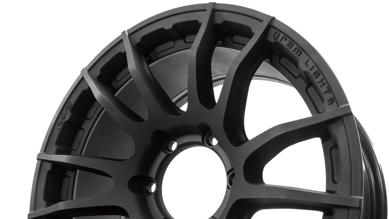 【RAYS】スピードブリックリムの採用など4WD車に対応した57XR-Xが誕生「gram LIGHTS 57XR-X」｜LETS GO 4WD WEB