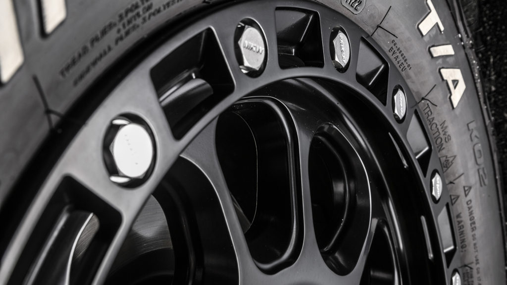 【MKW 】リアルアメリカン・スピリッツをデリカで味わえるJP Spec解禁「M204」｜LETS GO 4WD WEB