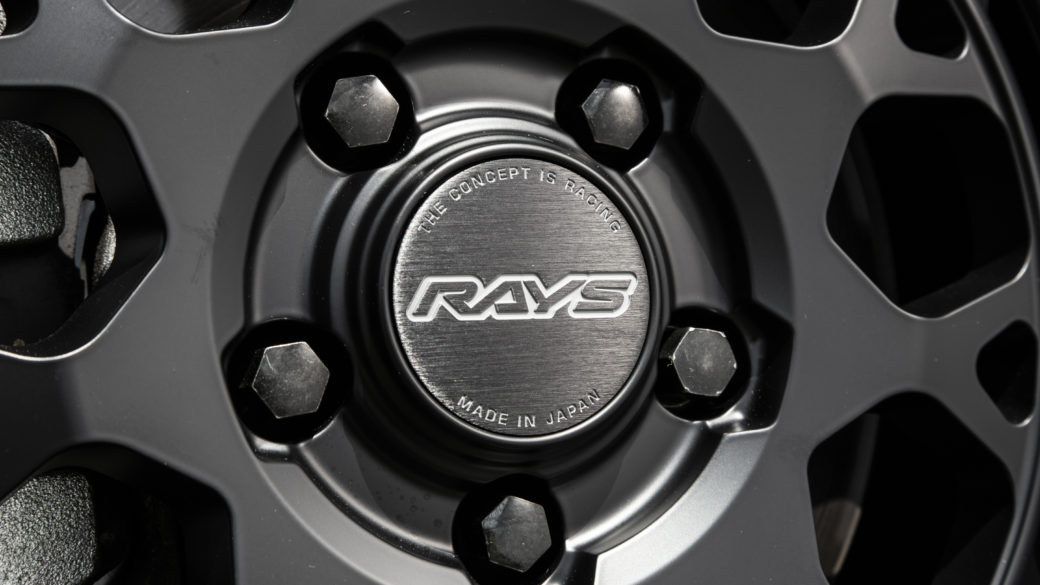 【RAYS】アルミ鍛造プレスによる専用センターキャップまでもツヤ消しブラックでカラーリング「TEAM DAYTONA M9 BLACK EDITION」｜LETS GO 4WD WEB