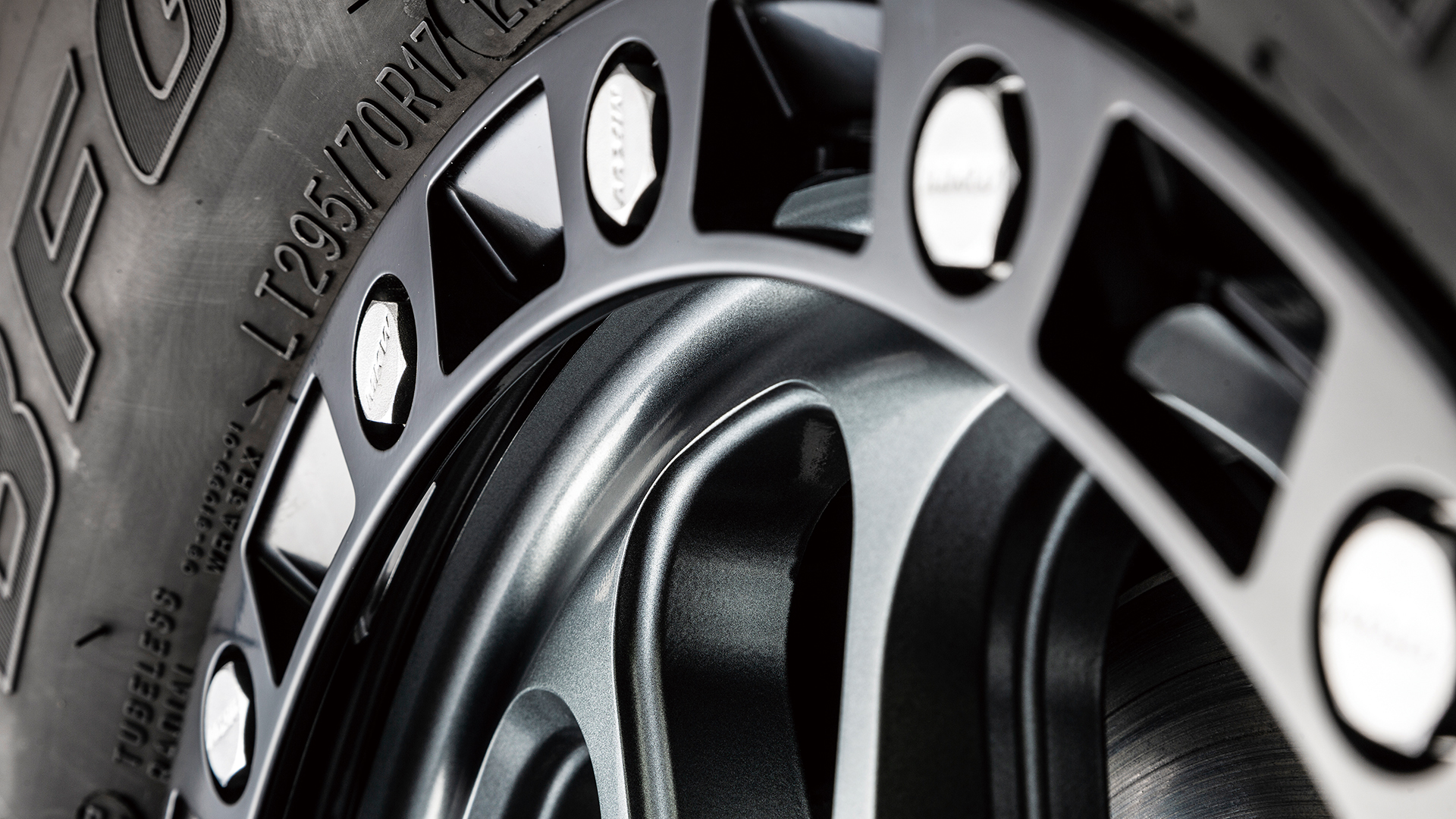 【MKW OFF ROAD】リアルアメリカン・スピリッツをハードでもソフトでも味わえる「M204」｜LETS GO 4WD WEB