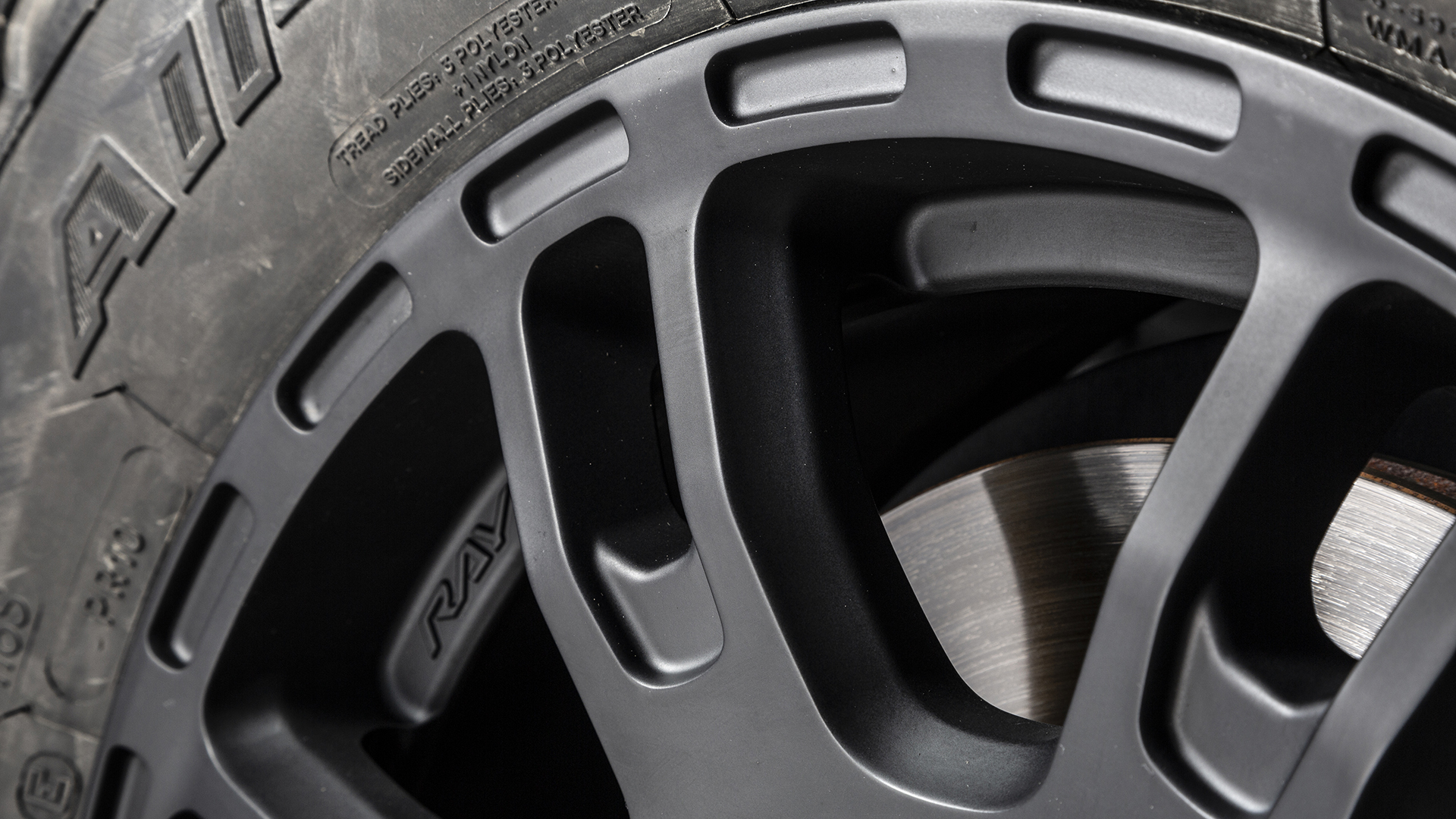 【RAYS】Dの名を持つ新シリーズ第1弾！骨太・立体的な7ツインスポーク「TEAM DAYTONA D207」｜LETS GO 4WD WEB