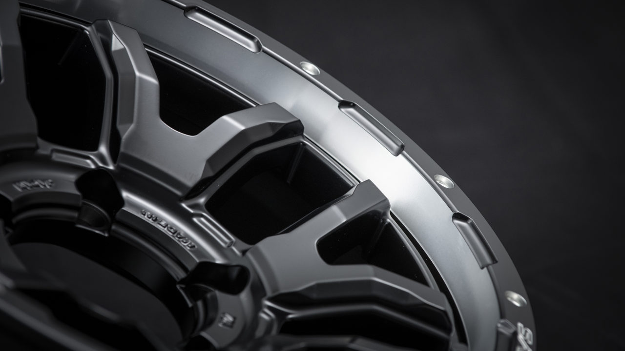 【RAYS】ジムニー シエラの力強さを引き出す「F6 Boost for JIMNY SIERRA」｜LETS GO 4WD WEB