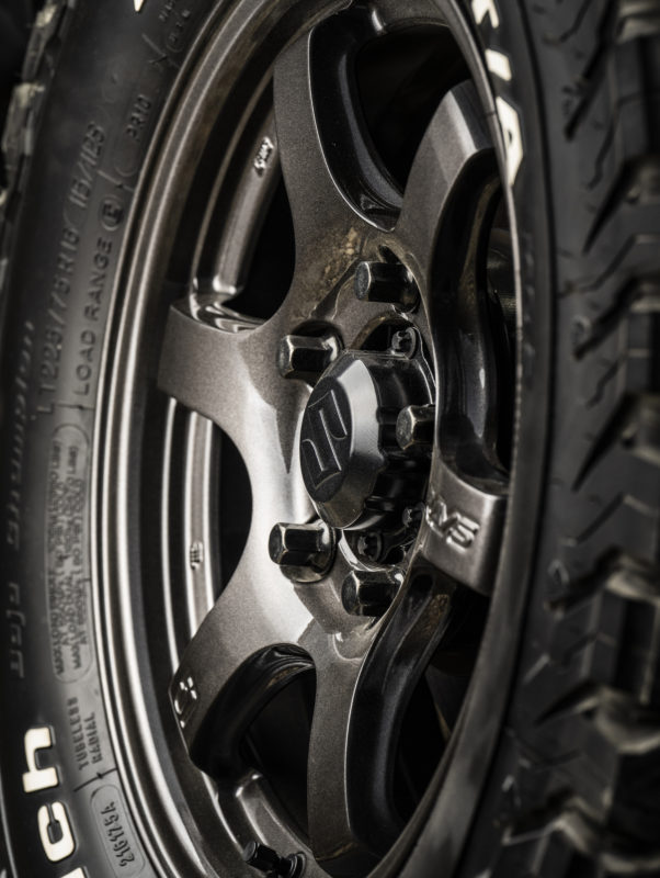 【RAYS】軽量と高剛性を極めた最高峰の鋳造「Gram Lights 57DR-X」｜LETS GO 4WD WEB