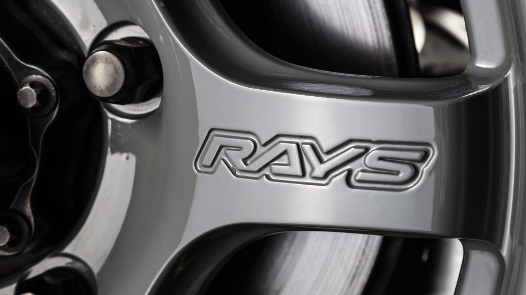 【RAYS】軽量と高剛性を極めた最高峰の鋳造「Gram Lights 57DR-X」｜LETS GO 4WD WEB