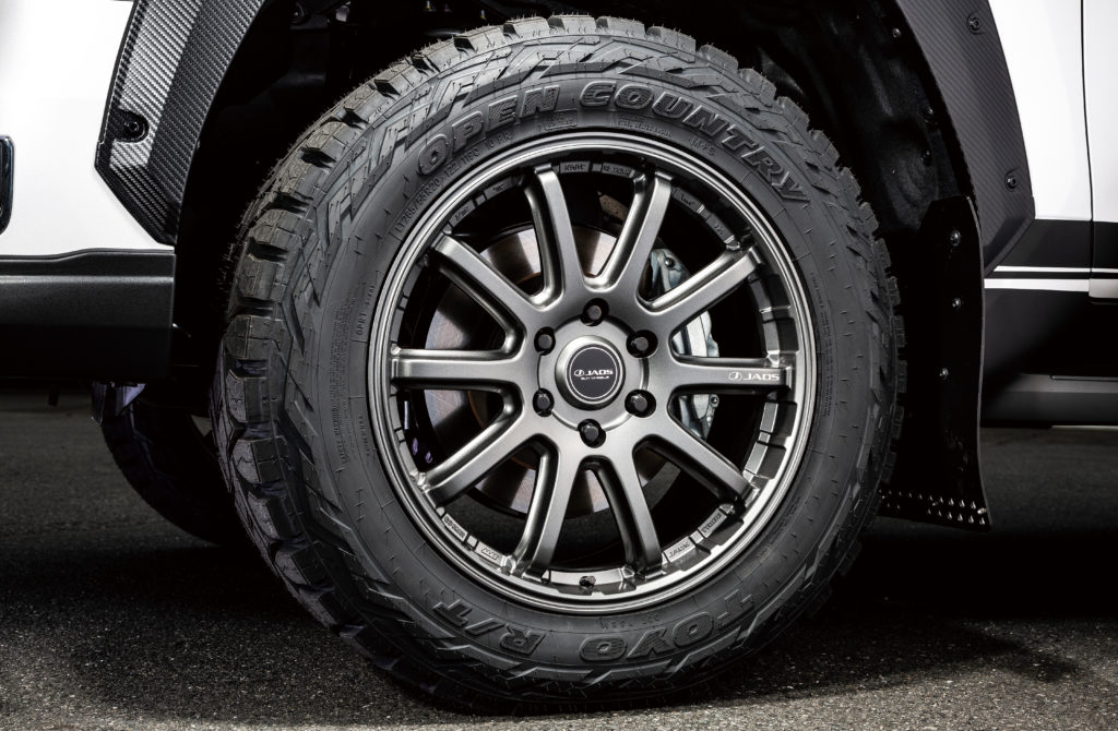 【JAOS】新世代のエクステリアパーツ〝バンパーガード〟の対応車種を急ピッチで拡充中！シン・JAOSスタイルへの再飛翔｜LETS GO 4WD WEB