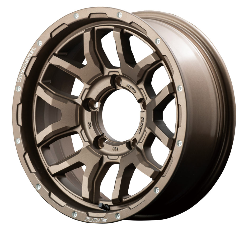 【RAYS】JB64でもJB74でも圧巻のタフさ！深みとコンケイブの6スポーク「TEAM DAYTONA F6 Boost」｜LETS GO 4WD WEB