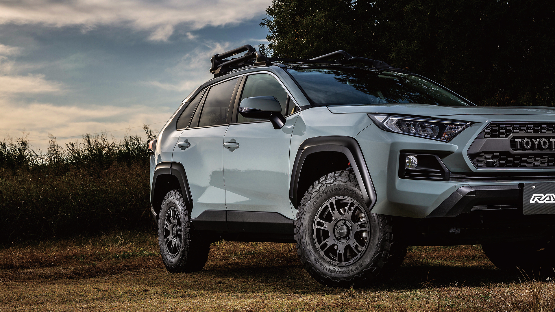 【RAYS】トラディショナルなスクエア形状でありながら、面構成を先鋭化しスタイリッシュなデザインとした「TEAMDAYTONA D207」｜LETS GO 4WD WEB