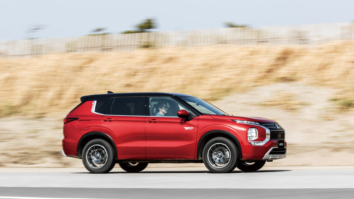 【DUNLOP】総合的性能や信頼性の高さで自動車メーカーの純正タイヤにも採用される4WD・SUV用タイヤの王道「GRANTREK PT5」｜LETS GO 4WD WEB