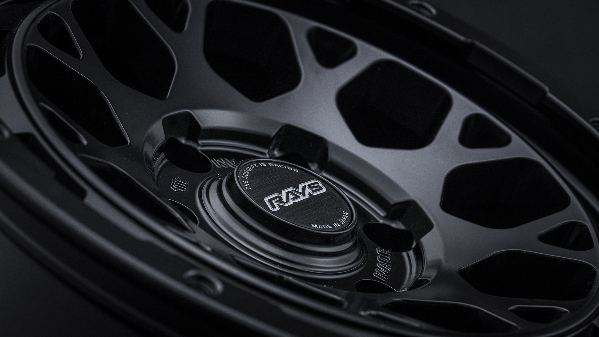 【RAYS】チームデイトナ随一の名作メッシュ〝M9〟が新時代のスタンダード〝M9＋〟に新生して6月に登場！｜LETS GO 4WD WEB