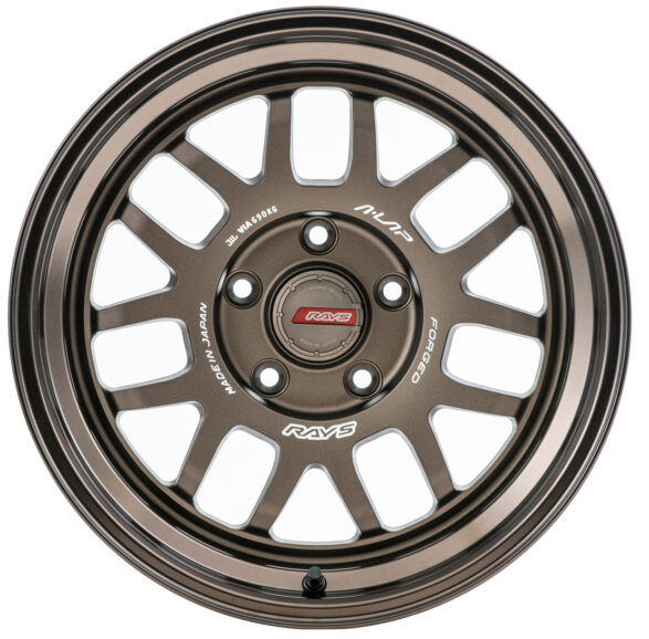 【RAYS】軽さと強さを兼ね備えたA・LAP-07XでデリカD:5の存在感と走破性を高める！「A・LAP-07X」｜LETS GO 4WD WEB