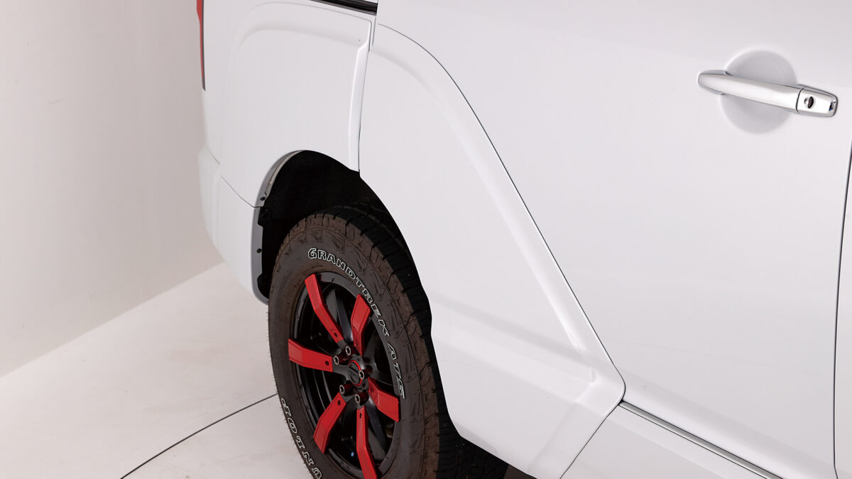 【KUHL JAPAN】オフロードとスポーツの融合した新スタイル｜LETS GO 4WD WEB