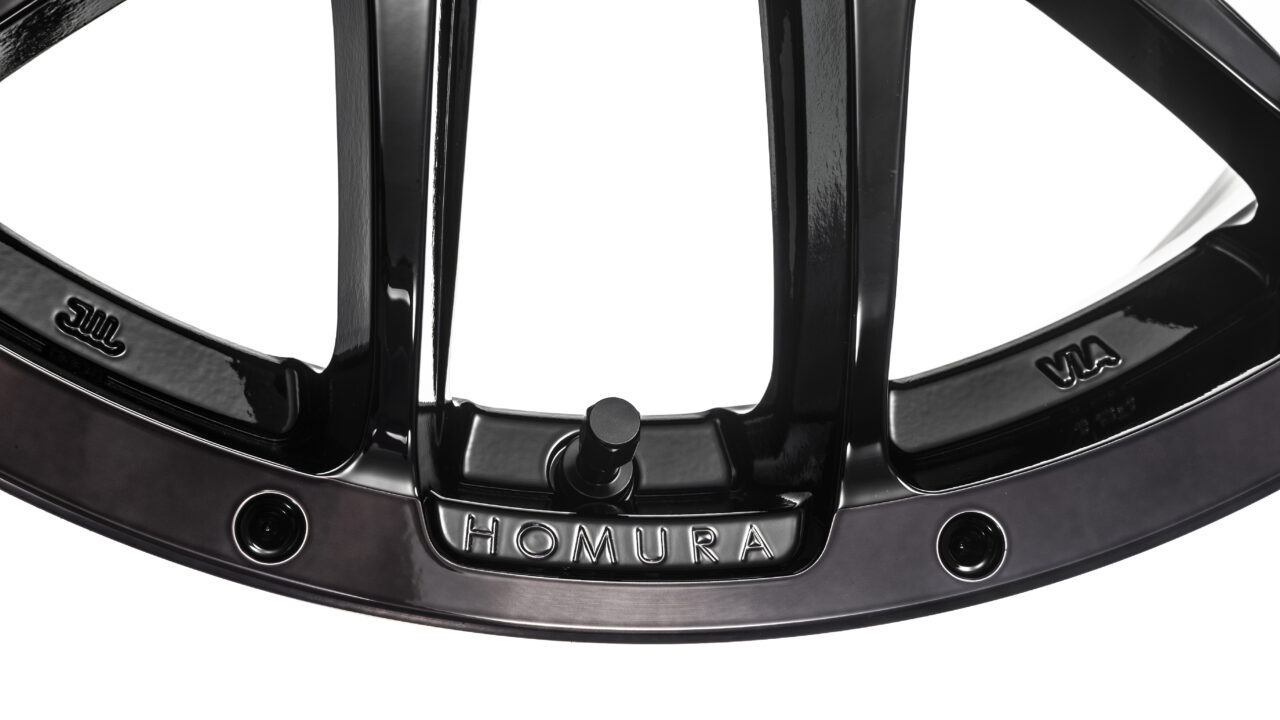 【RAYS】デリカD:5のプレミアム感を特別なカラーで格上げ！「HOMURA 2x7FA BLACK CLEAR EDITION」｜LETS GO 4WD WEB