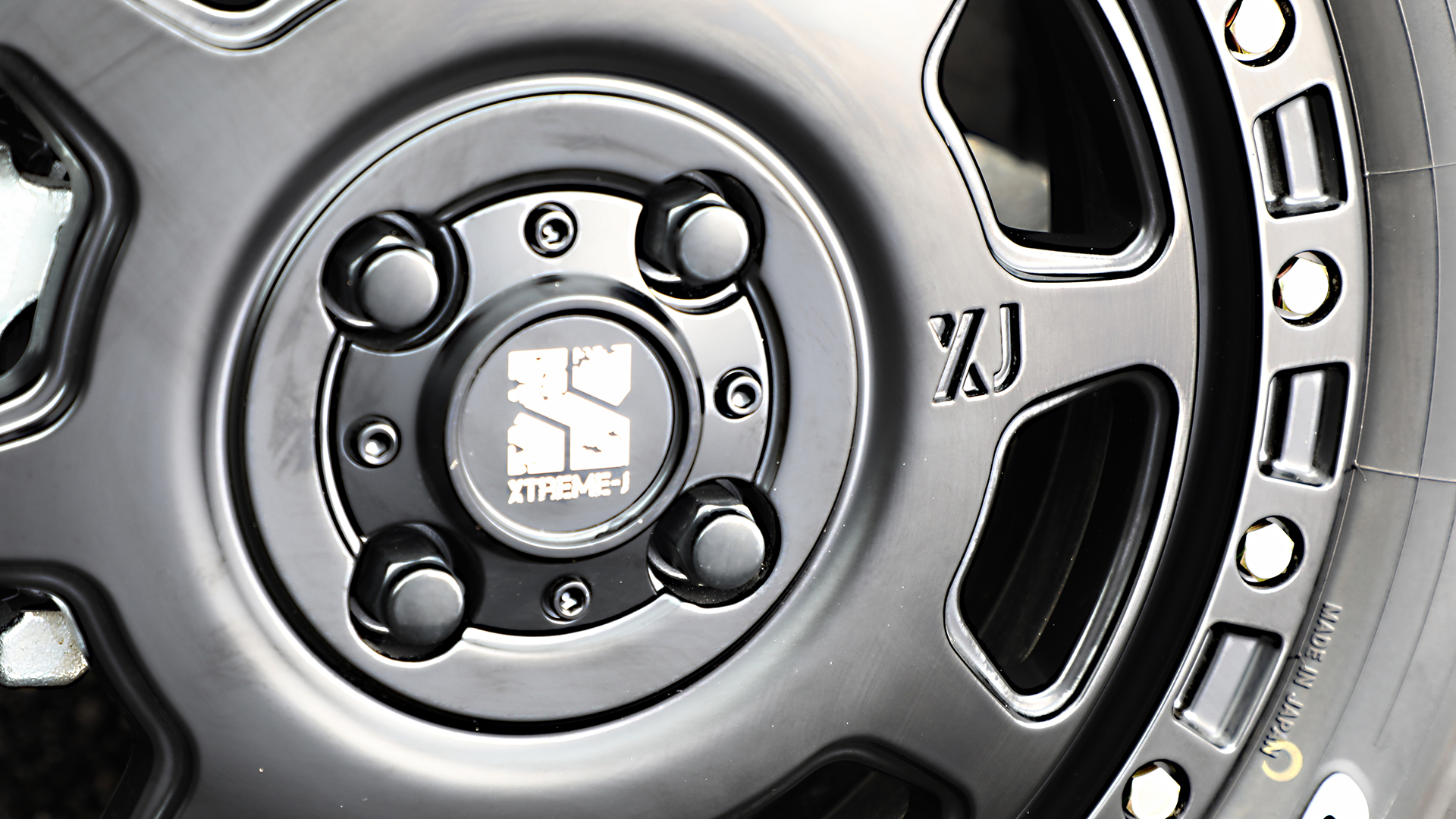 【MLJ】ビードロックデザイン＆アグレッシブなコンケイブ「XTREME-J XJ07」｜LETS GO 4WD WEB