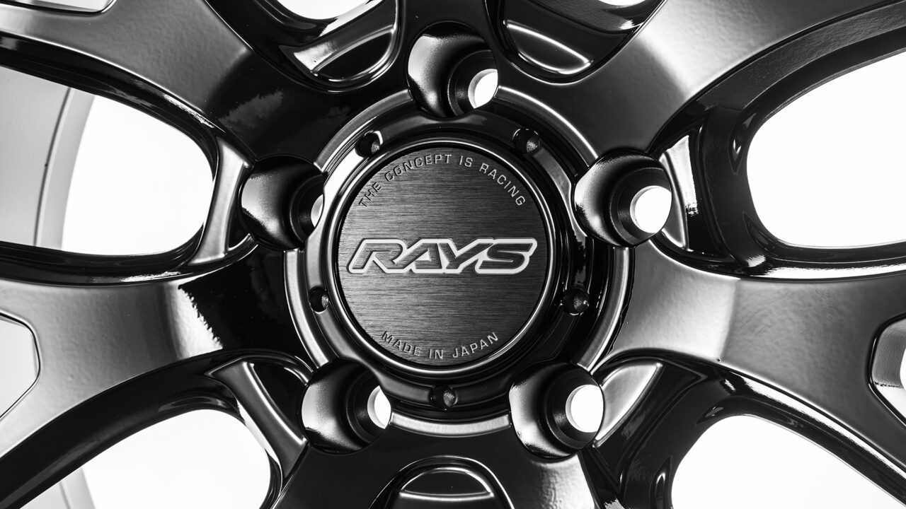 【RAYS】デリカD:5のプレミアム感を特別なカラーで格上げ！「HOMURA 2x7FA BLACK CLEAR EDITION」｜LETS GO 4WD WEB