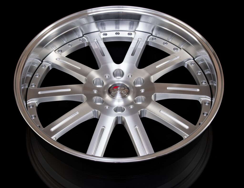 【ELFORD】22インチで圧倒的な大径オフロードスタイルを演出できる日本製鍛造2ピースという選択「ELFORD Lancelot」｜LETS ...