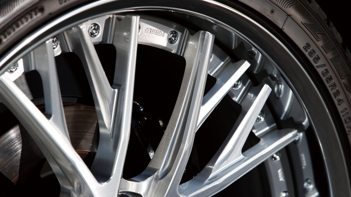 【WORK】LS（＝Luxury Style）の名の通りに満足度の高い鍛造ビレットディスクを採用する3ピースの至高の車輪「LS VAJRA ...