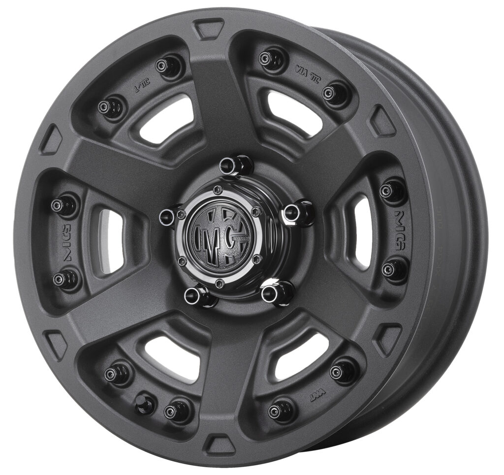 【CRIMSON】骨太スポークとアーマーボルトが生む〝タフ〟な最新「MG ARMOR FF」｜LETS GO 4WD WEB