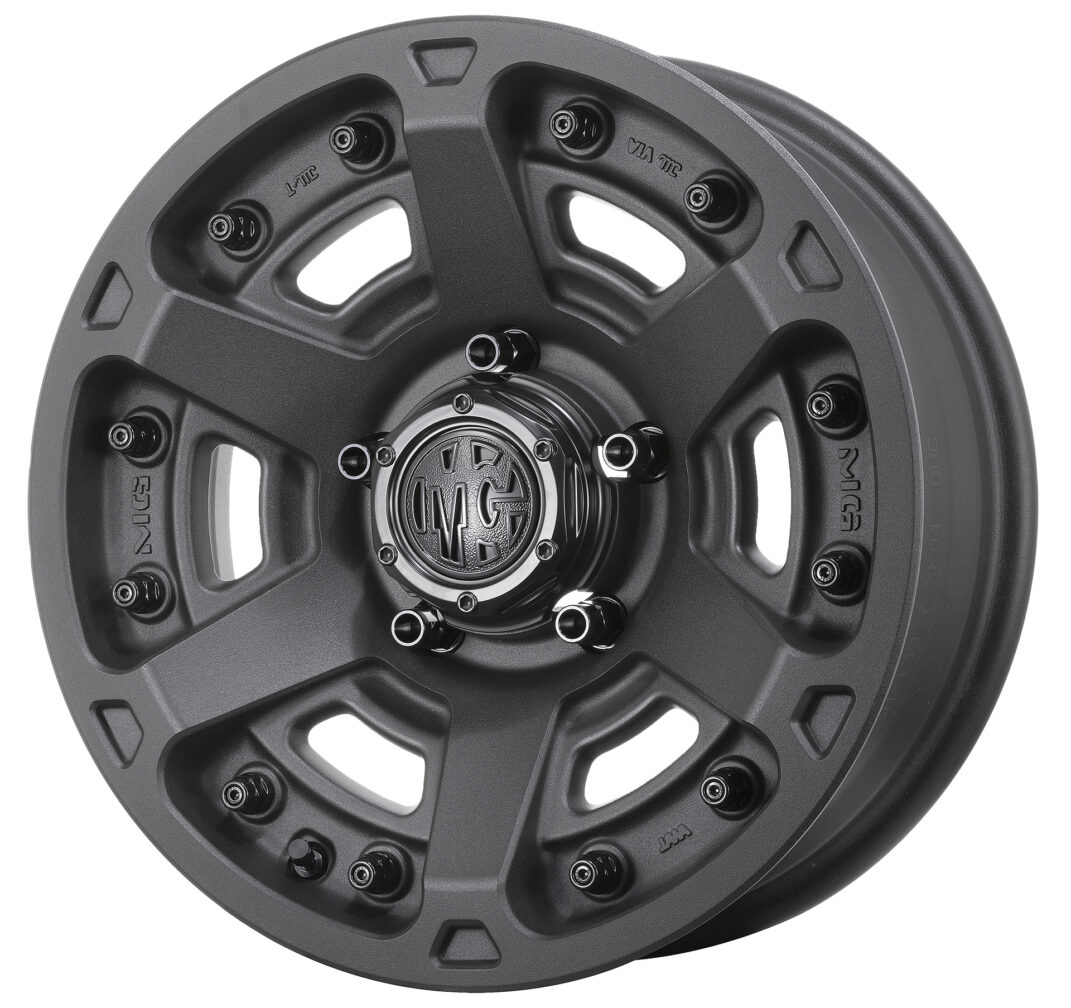 【CRIMSON】骨太スポークとアーマーボルトが生む〝タフ〟な最新「MG ARMOR FF」｜LETS GO 4WD WEB