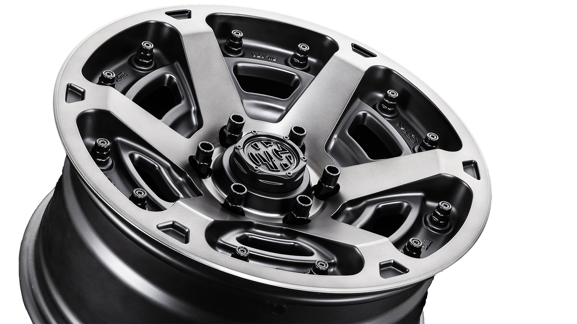 【CRIMSON】骨太スポークとアーマーボルトが生む〝タフ〟な最新「MG ARMOR FF」｜LETS GO 4WD WEB