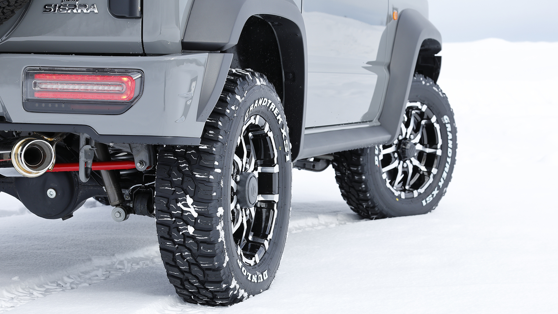 【DUNLOP】〝雪遊び〟に強い！〝ドレスアップ〟にも強い！スタッドレスが新登場「GRANDTREK XS1」｜LETS GO 4WD WEB