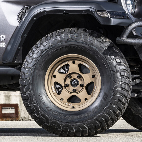 【RAYS】北米ユースも意識させるシンプルかつ大胆な5スポーク「A・LAP-05X」｜LETS GO 4WD WEB