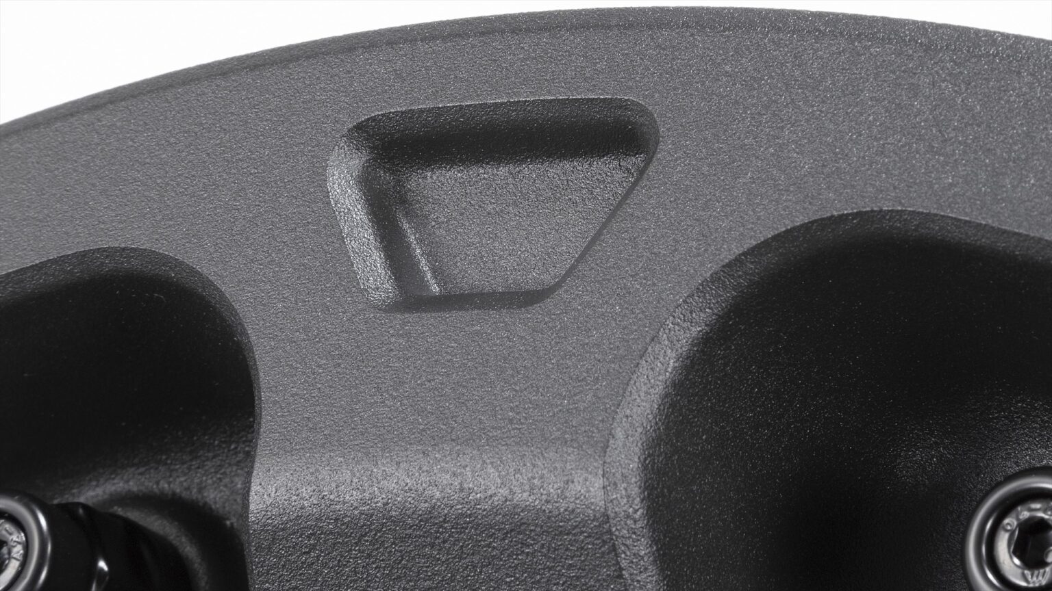 【CRIMSON】無理することなくタフデザインを創る「MG ARMOR FF」｜LETS GO 4WD WEB