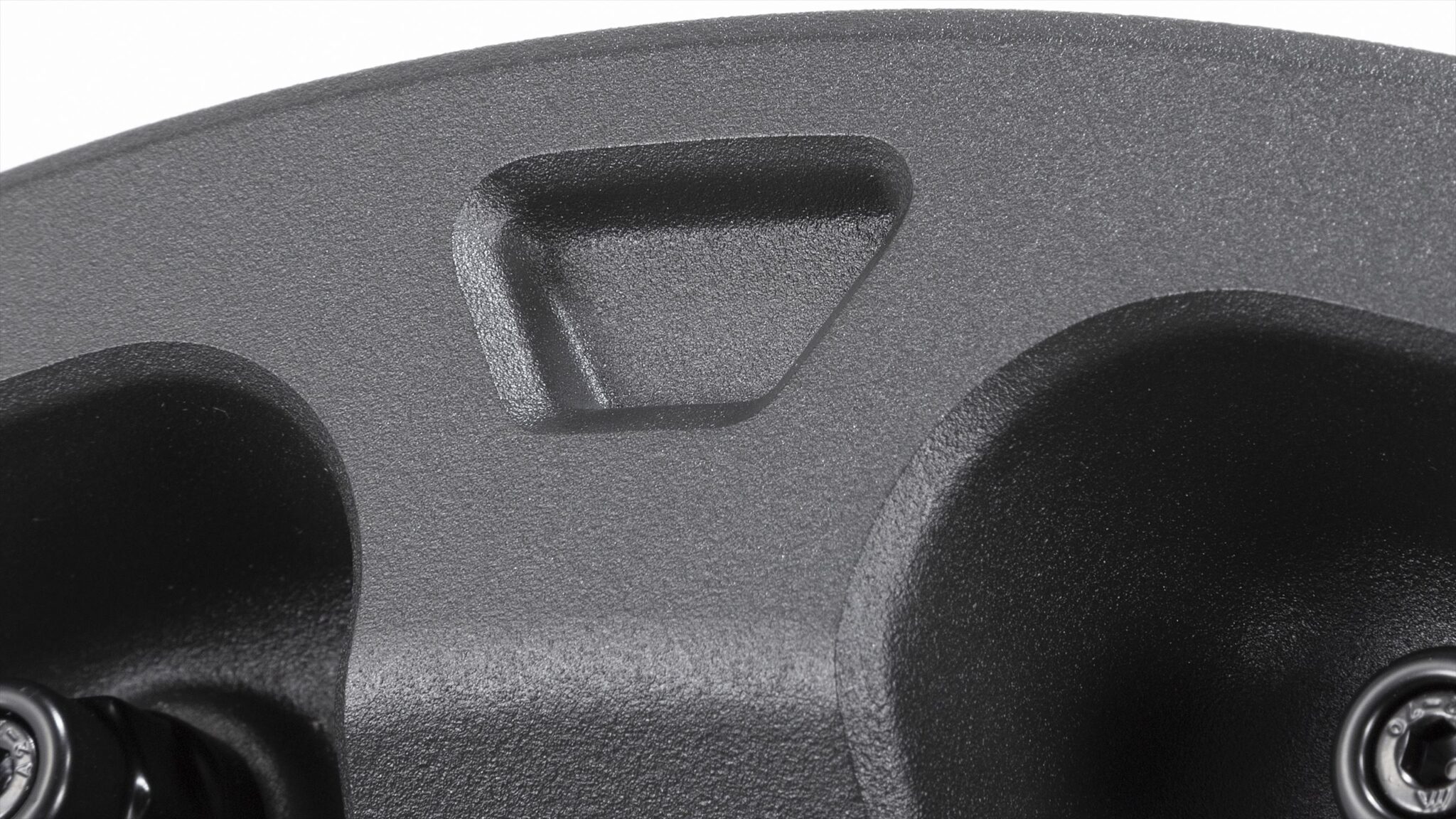 【CRIMSON】無理することなくタフデザインを創る「MG ARMOR FF」｜LETS GO 4WD WEB