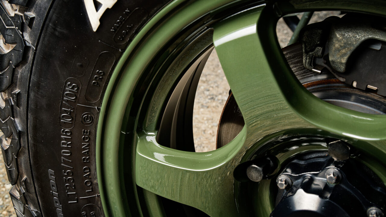 【RAYS】走りを追求する57DR-Xの新作！話題の限定色ジャングルグリーンが登場「gram LIGHTS 57DR-X」｜LETS GO 4WD WEB