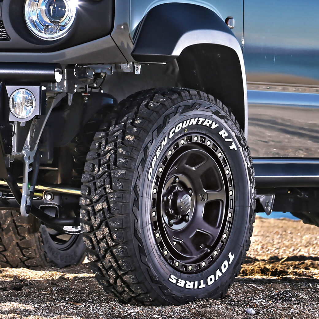 【MLJ】ジムニー用サイズでも存在感はピカイチ！武骨に攻める8ホール・ディッシュの傑作「XTREME-J XJ07」｜LETS GO 4WD WEB