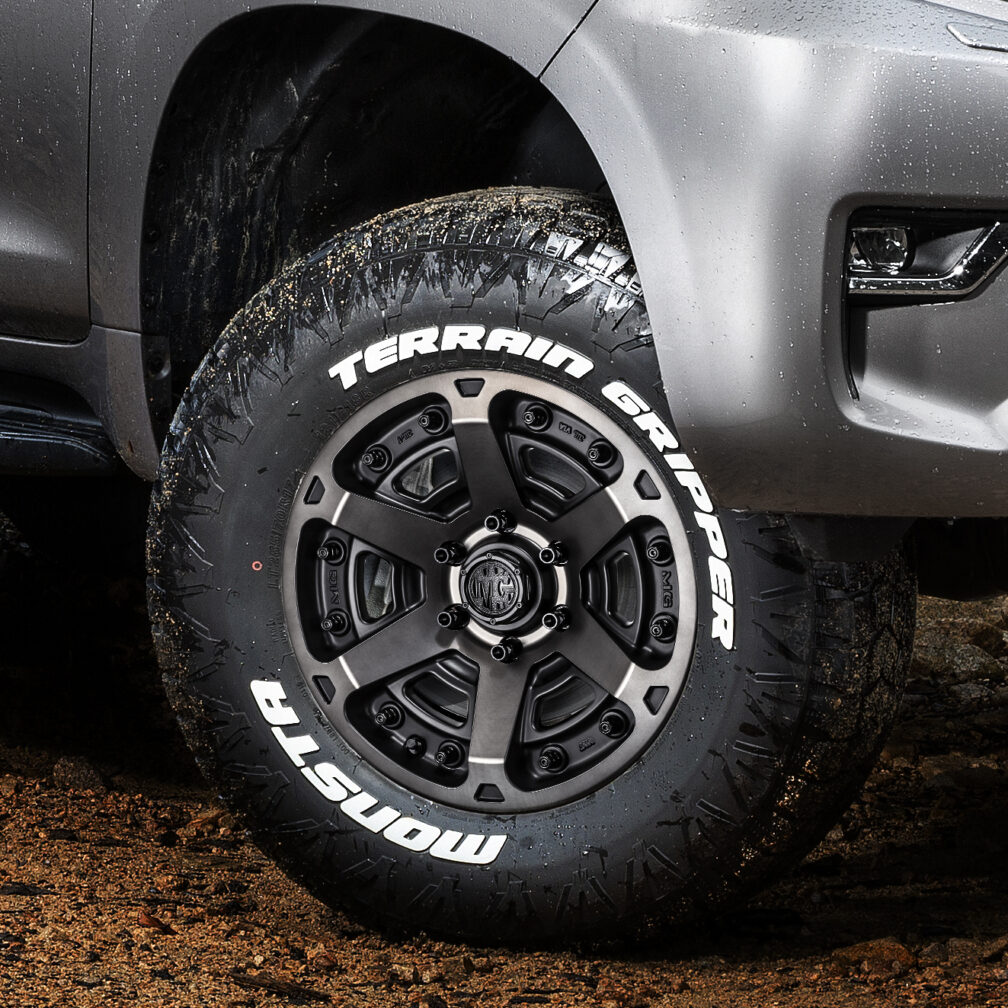 【CRIMSON】鋼の鎧のごとくタフであれ！「MG ARMOR FF」｜LETS GO 4WD WEB