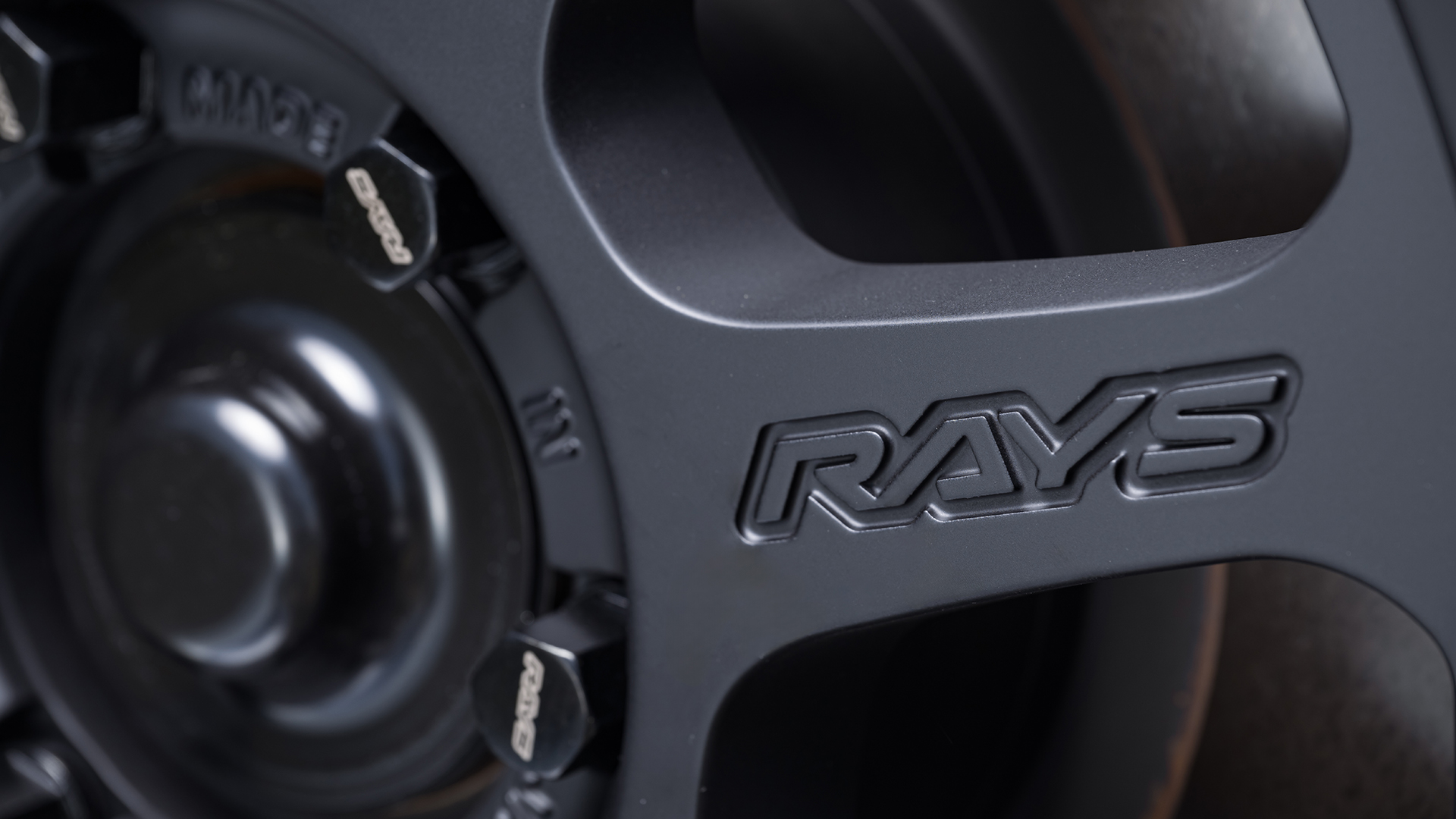 【RAYS】新世代ランドクルーザー250に合わせるアルミホイールはTEAM DAYTONA D108車検対応ドンピシャサイズがお勧め「TEAM DAYTONA D108」｜LETS GO ...