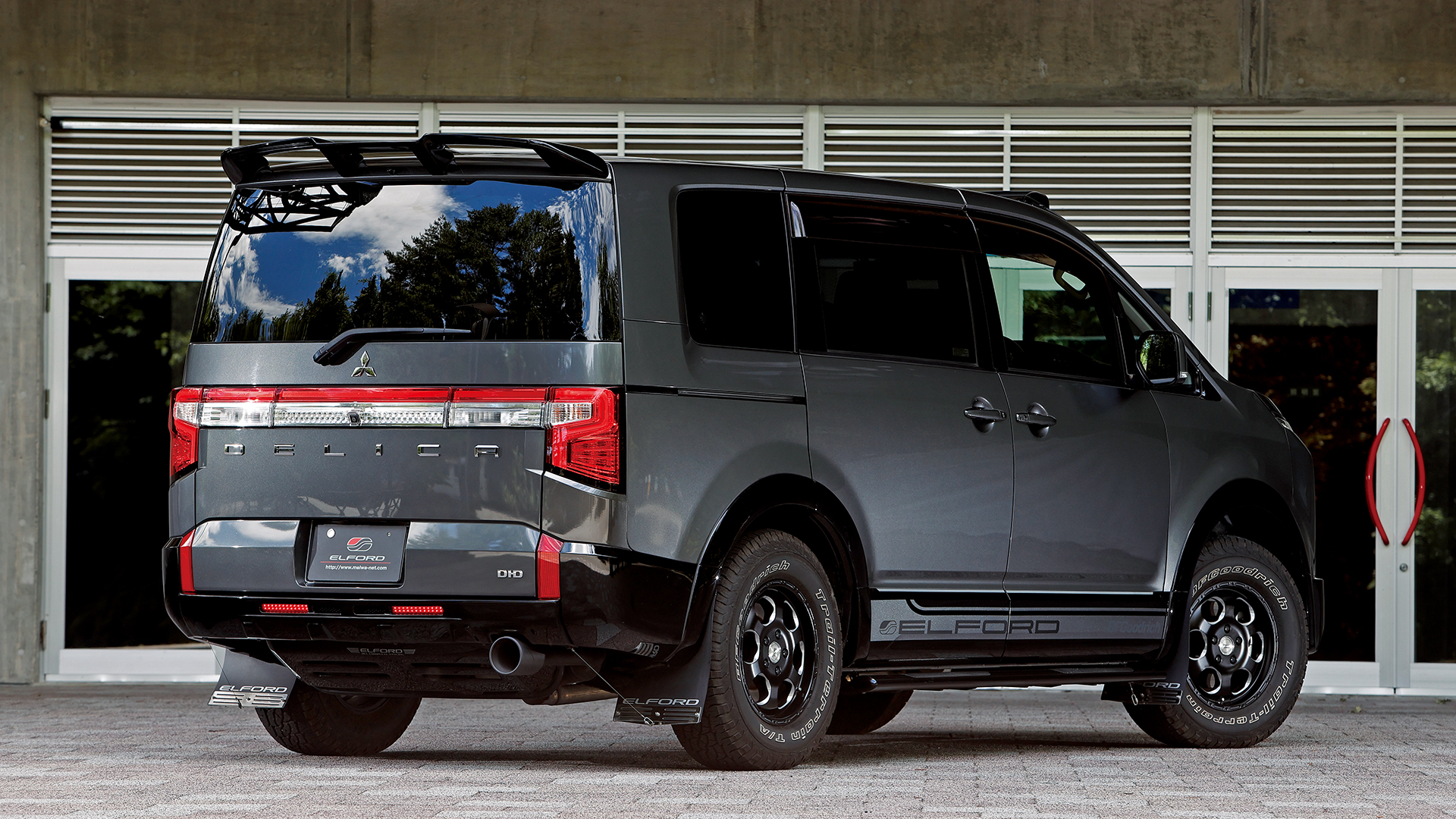 【ELFORD】スタイリングだけでなくカスタムで安全性も向上させる！｜LETS GO 4WD WEB
