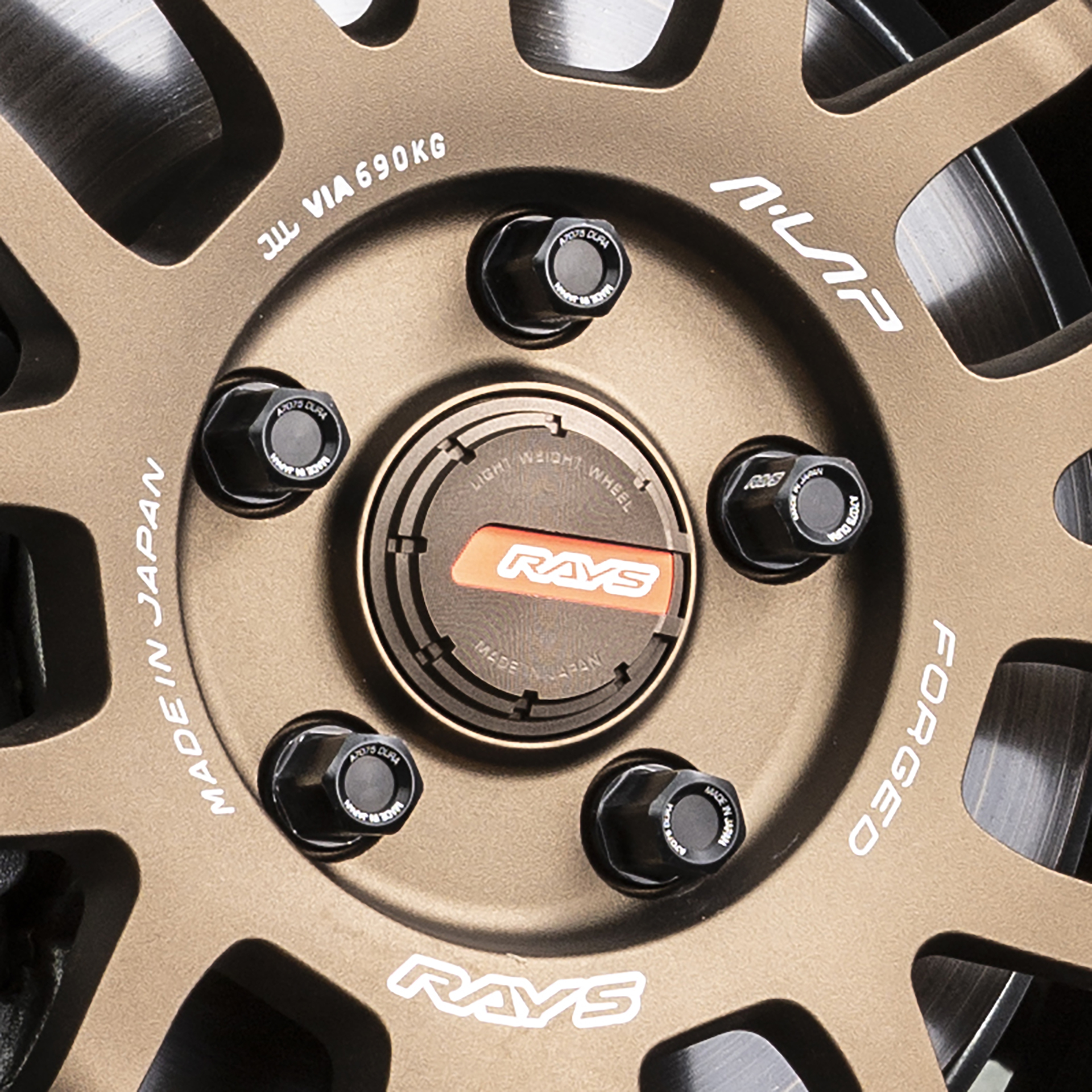 【RAYS】強度を持たせながら軽量化を実現！「A・LAP-07X」｜LETS GO 4WD WEB