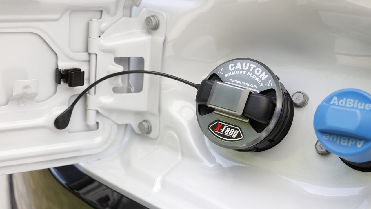 【X-FANG】内外装パーツに加え走りの性能も追求！｜LETS GO 4WD WEB