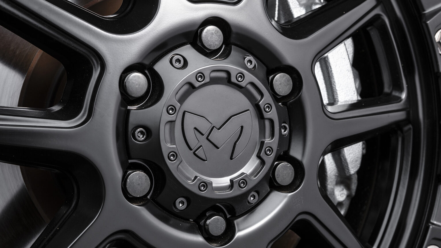 【MKW】MKW M205に待望のJP Specが登場！18×8.0Jが11月中旬よりリリース「M205」｜LETS GO 4WD WEB