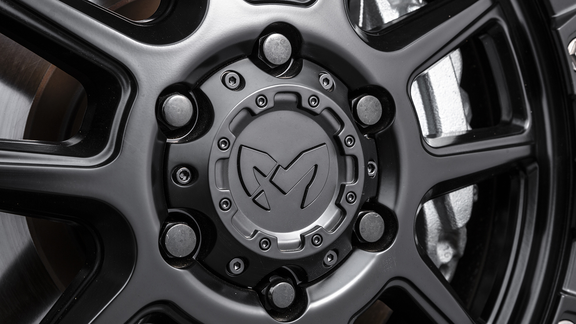 【MKW】MKW M205に待望のJP Specが登場！18×8.0Jが11月中旬よりリリース「M205」｜LETS GO 4WD WEB