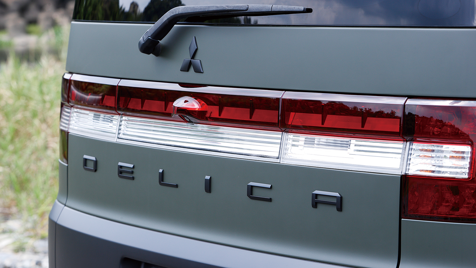 【V2 STYLE】シンプルなスタイルだが「色」でノーマルにはない個性を引き出す！自由なカスタムと安心感を提供！｜LETS GO 4WD WEB