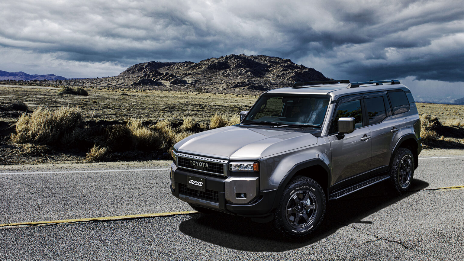 【RAYS】ランドクルーザーにベストマッチな攻めのサイズで逞しさを演出「gramLIGHTS 57DR-X」｜LETS GO 4WD WEB