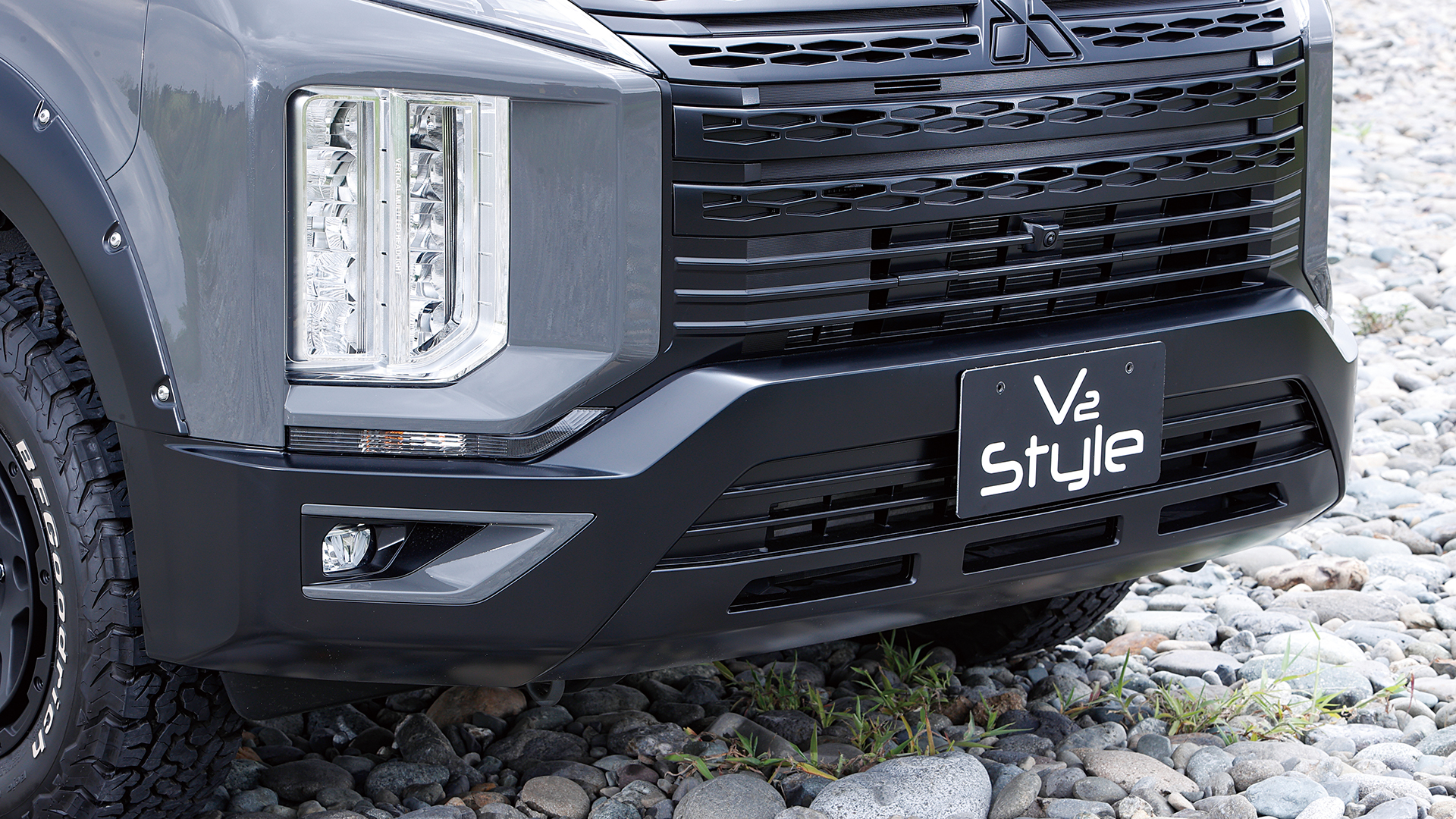 【V2 STYLE】シンプルなスタイルだが「色」でノーマルにはない個性を引き出す！自由なカスタムと安心感を提供！｜LETS GO 4WD WEB