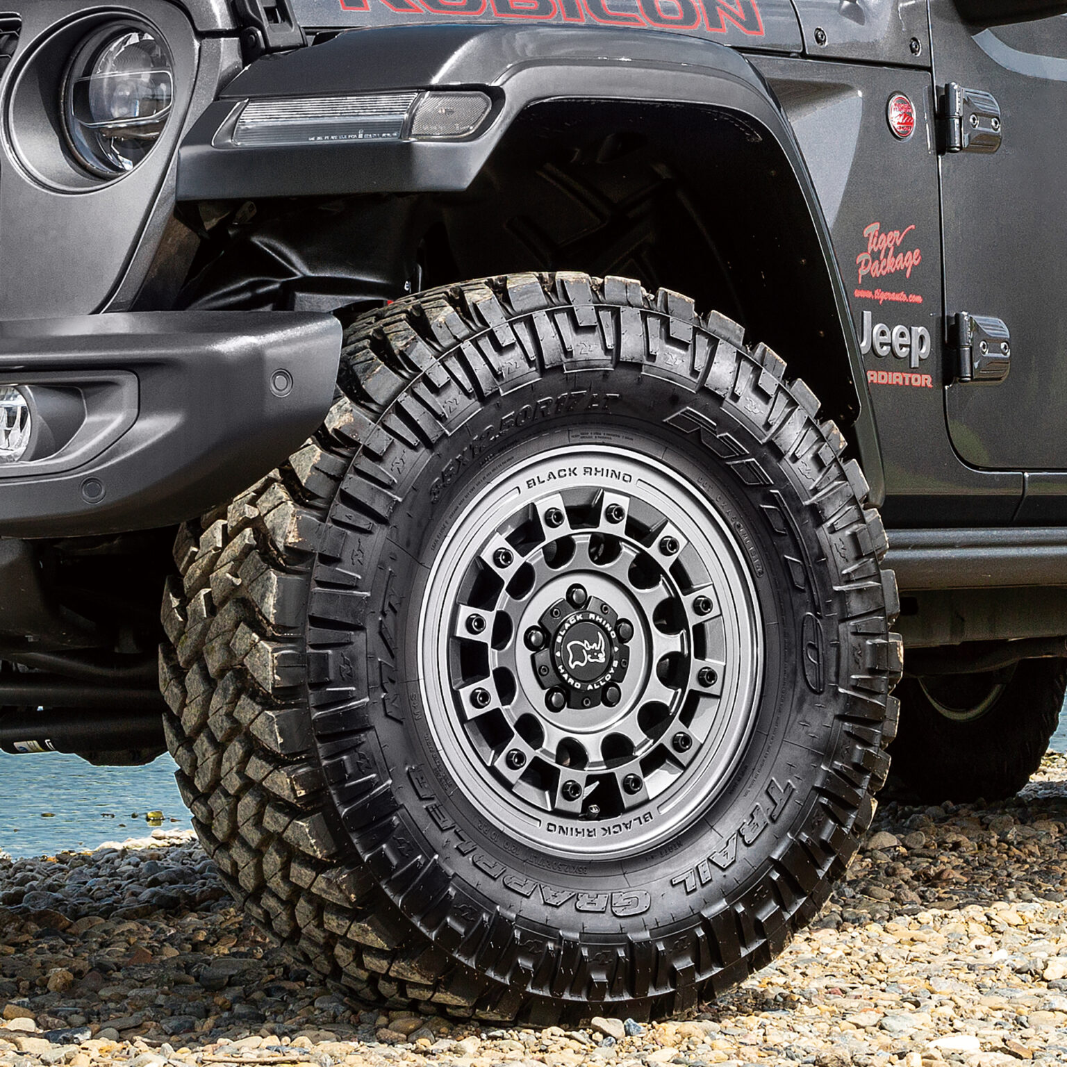 【MLJ】斬新なデザインが新たな価値観を生み出す「BLACK RHINO FUJI」｜LETS GO 4WD WEB