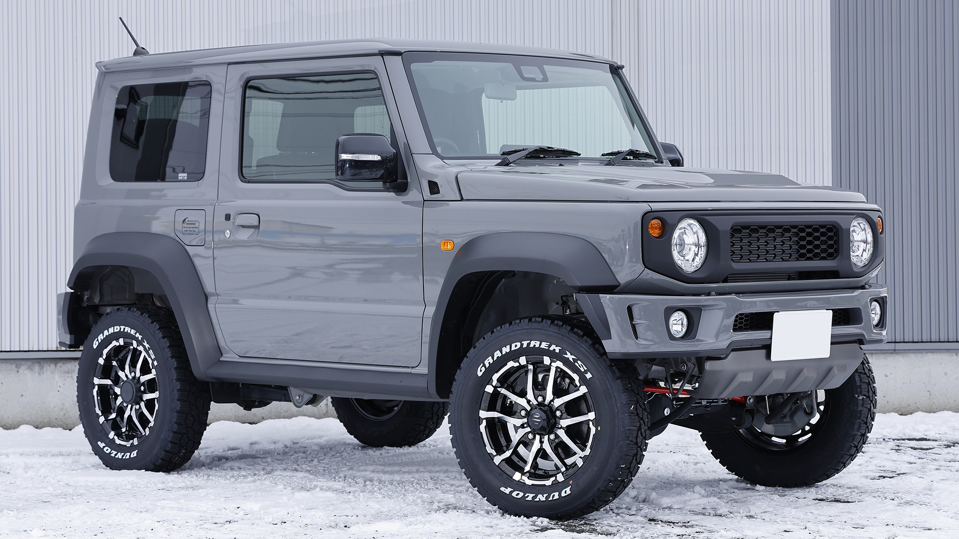 【DUNLOP】〝雪遊び〟に強い！〝ドレスアップ〟にも強い！〝小さめ四駆にベストな冬タイヤ「GRANDTREK XS1」｜LETS GO ...