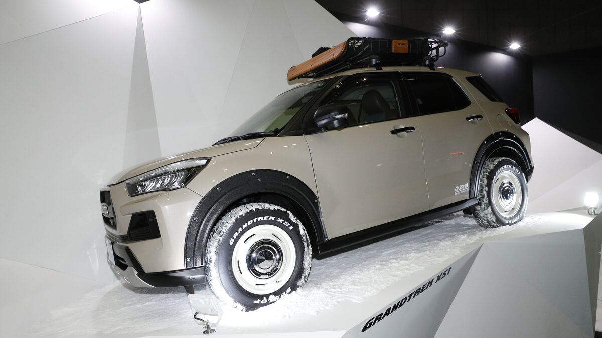 【DUNLOP】〝雪遊び〟に強い！〝ドレスアップ〟にも強い！〝小さめ四駆にベストな冬タイヤ「GRANDTREK XS1」｜LETS GO ...