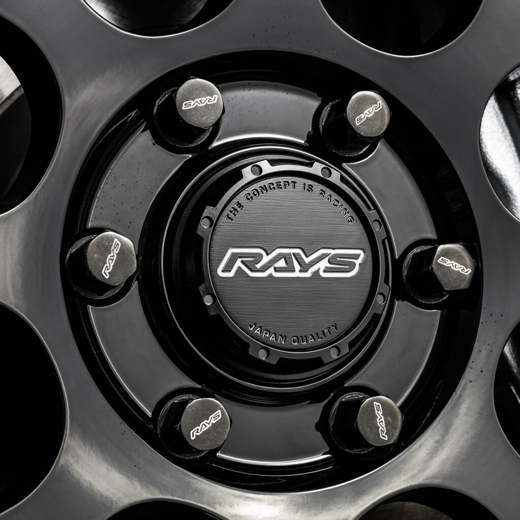 【RAYS】レイズ鍛造初のビードリングデザインを採用！オフ感を強調したA-LAPの新作が登場！「A-LAP-08X」｜LETS GO 4WD WEB