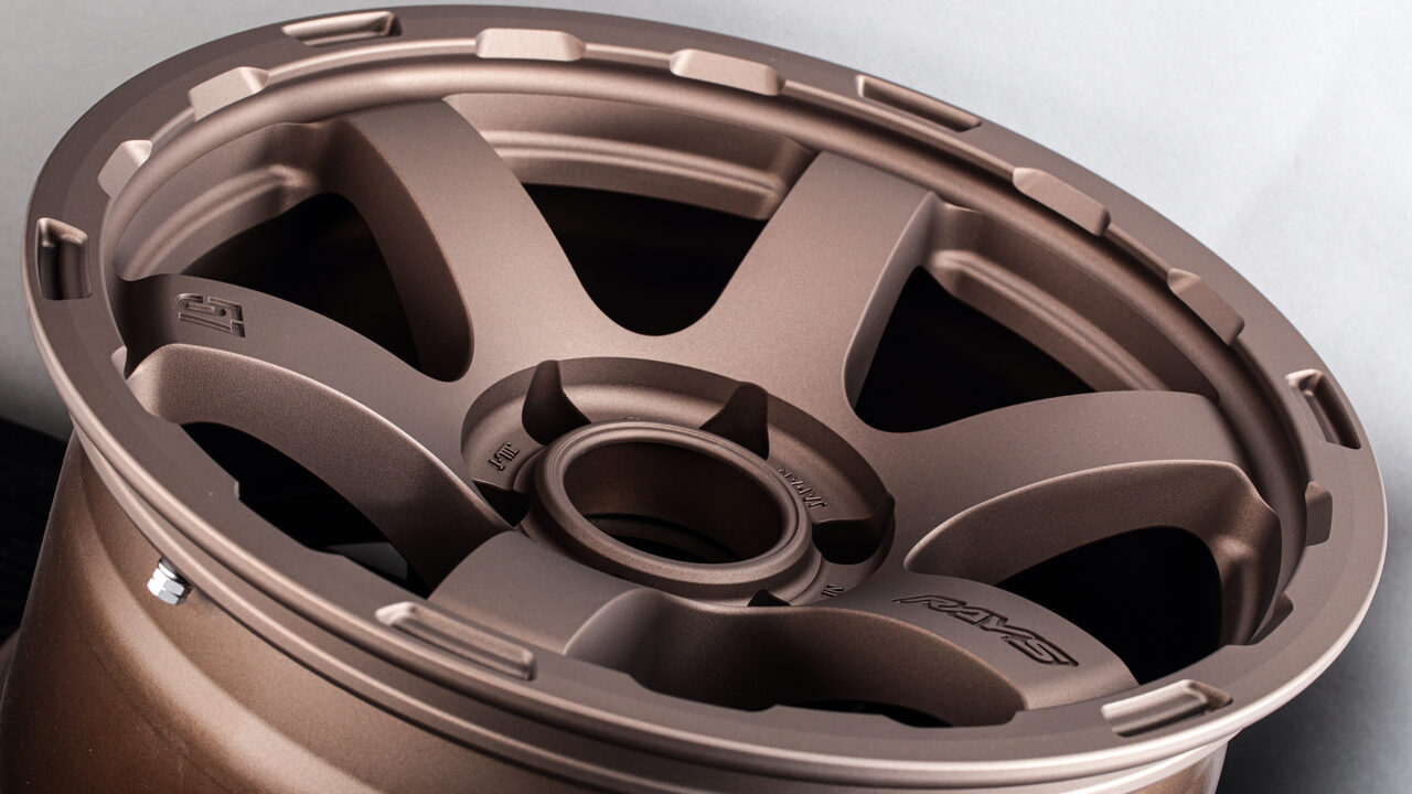 【RAYS】本格ヨンクの足もとをさらに逞しく仕立てる57DR-Xの新作モデル「gramLIGHTS 57DR-X HD」｜LETS GO 4WD WEB