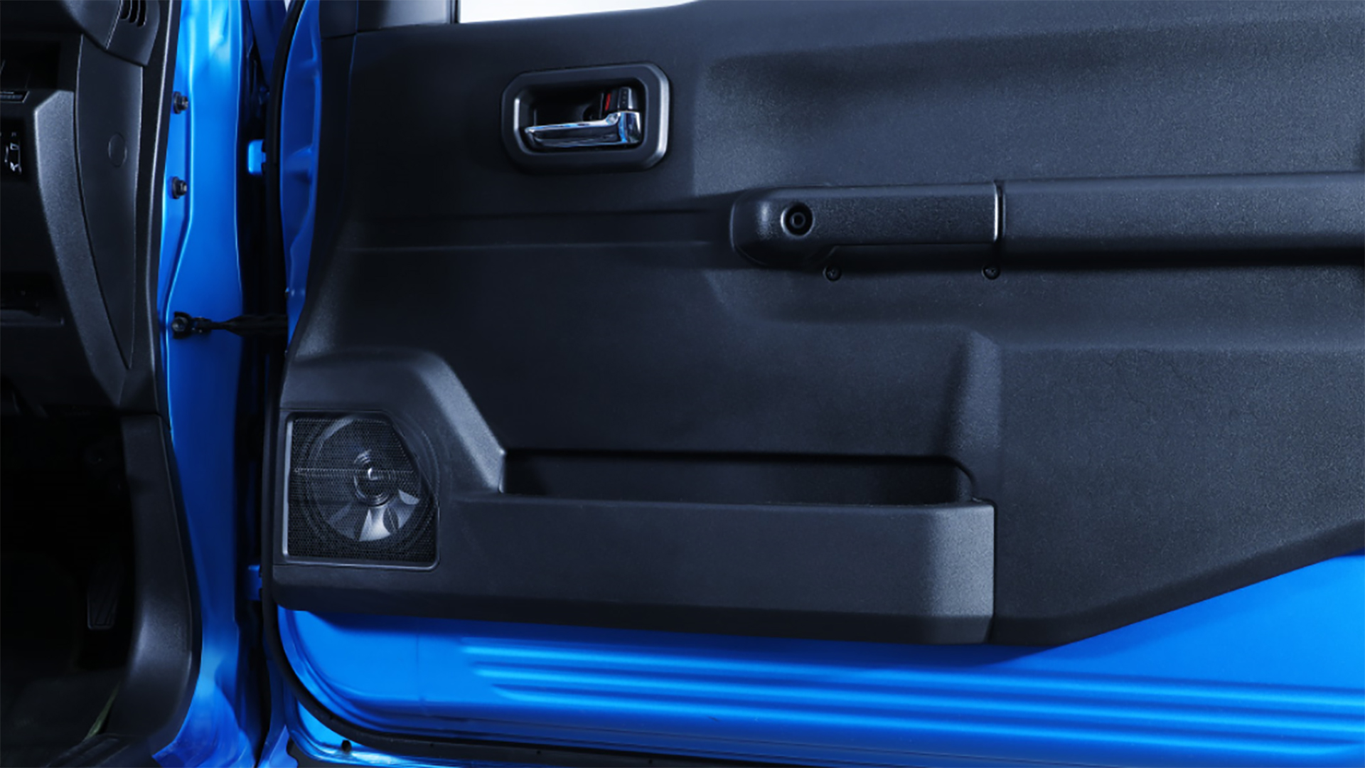 【ALPINE】JIMNY NOMADEジムニーノマド専用モデルの販売を開始！｜LETS GO 4WD WEB