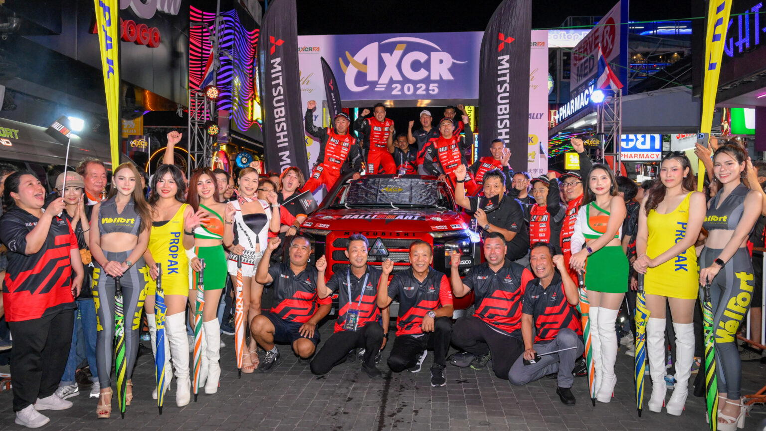 【AXCR 2025】チームの努力とチームワークにより3年ぶり2度目AXCR総合優勝！新型トライトンでは初の快挙達成！｜LETS GO 4WD WEB